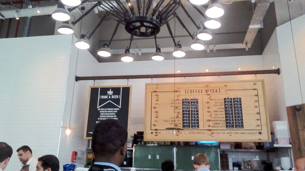 ビジネスマンも多く利用する落ち着いたオシャレカフェ【Notes Moorgate】 | TABI CAFE