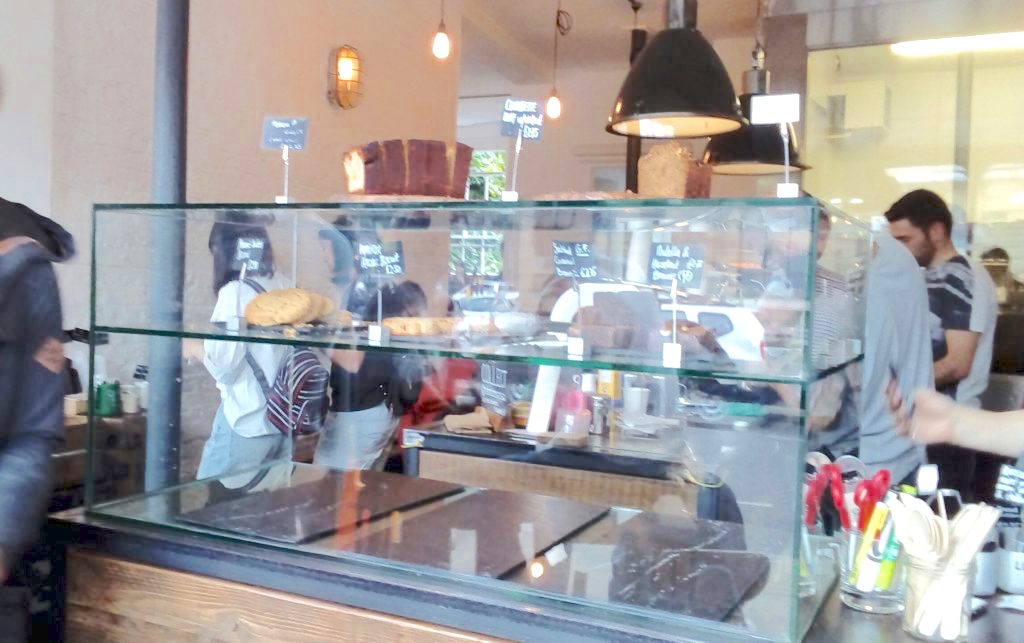 地下鉄Angel駅から徒歩3分！こだわりのコーヒーが飲めるおしゃれカフェ【The Coffee Works Project】 | TABI CAFE