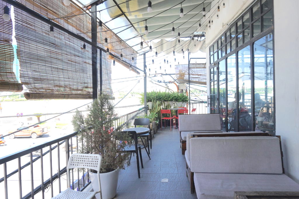 ハン川を眺めながらゆったりしたい時にオススメのカフェ【Aroi Dessert Cafe】 | TABI CAFE